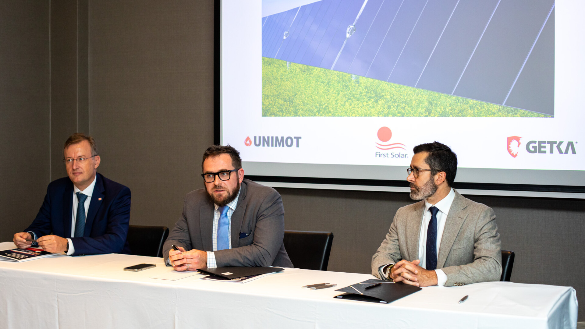 Getka i Unimot zasilą projekty OZE w Polsce amerykańskimi panelami ...