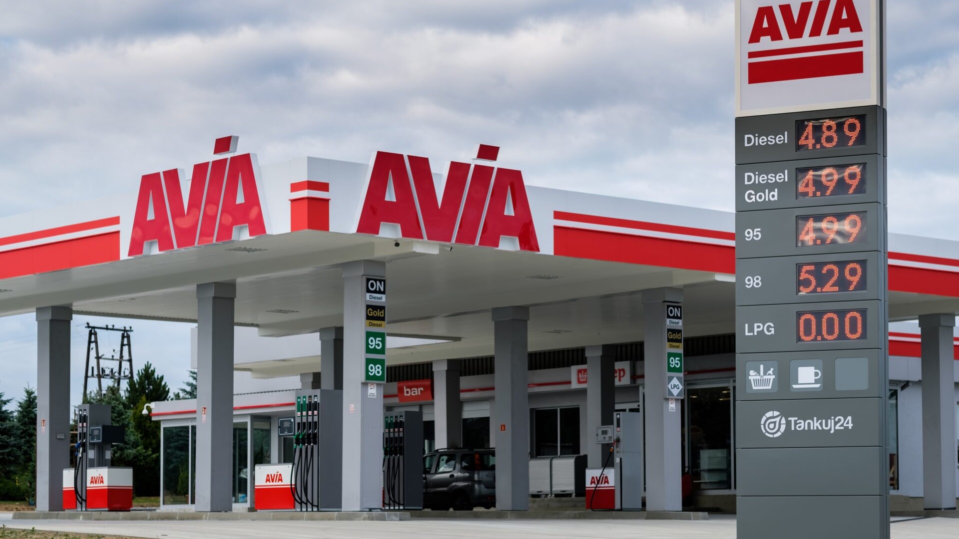 The AVIA network already has 30 stations - UNIMOT S.A